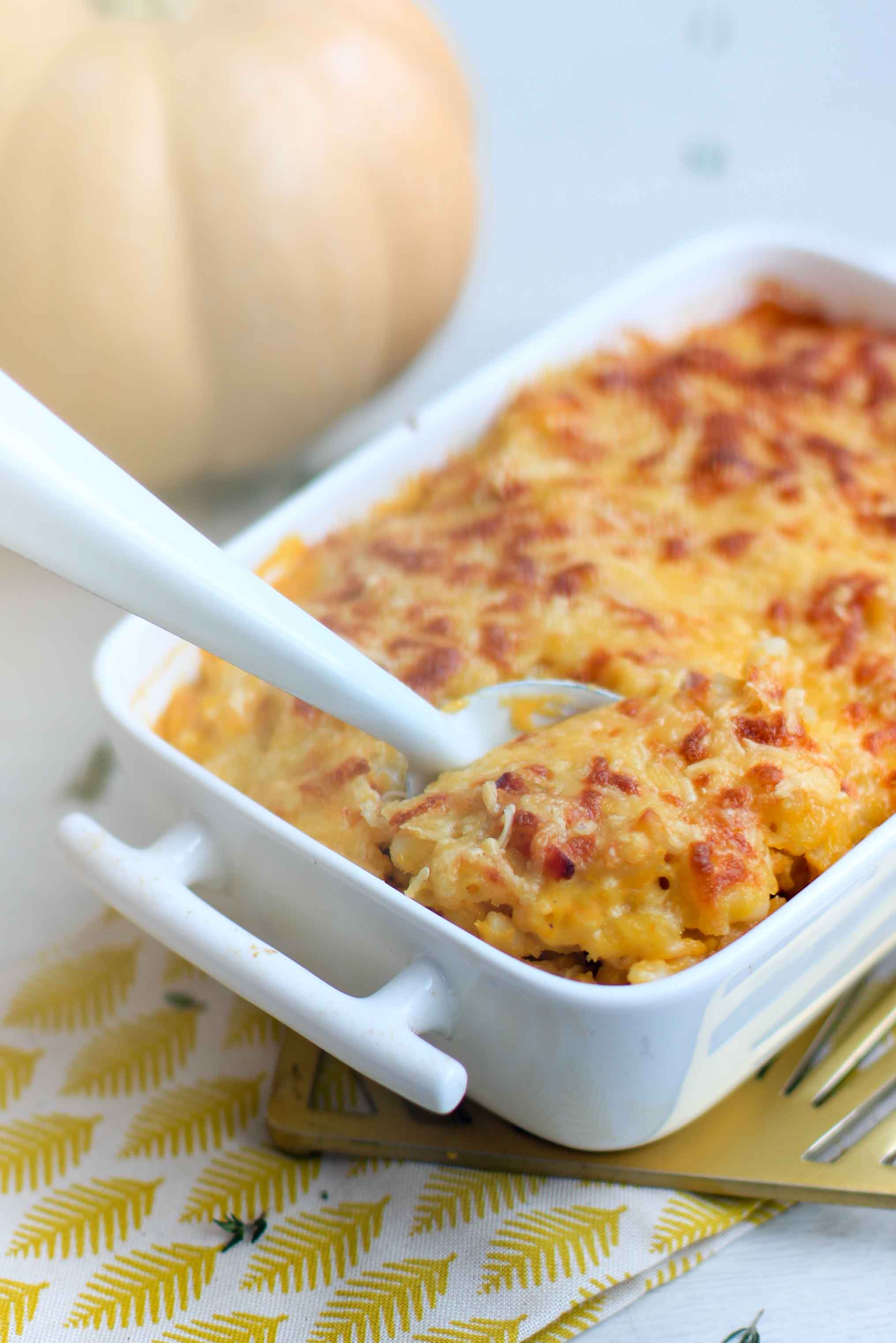 Gezonde en voedzame pasta met pompoen saus uit de oven