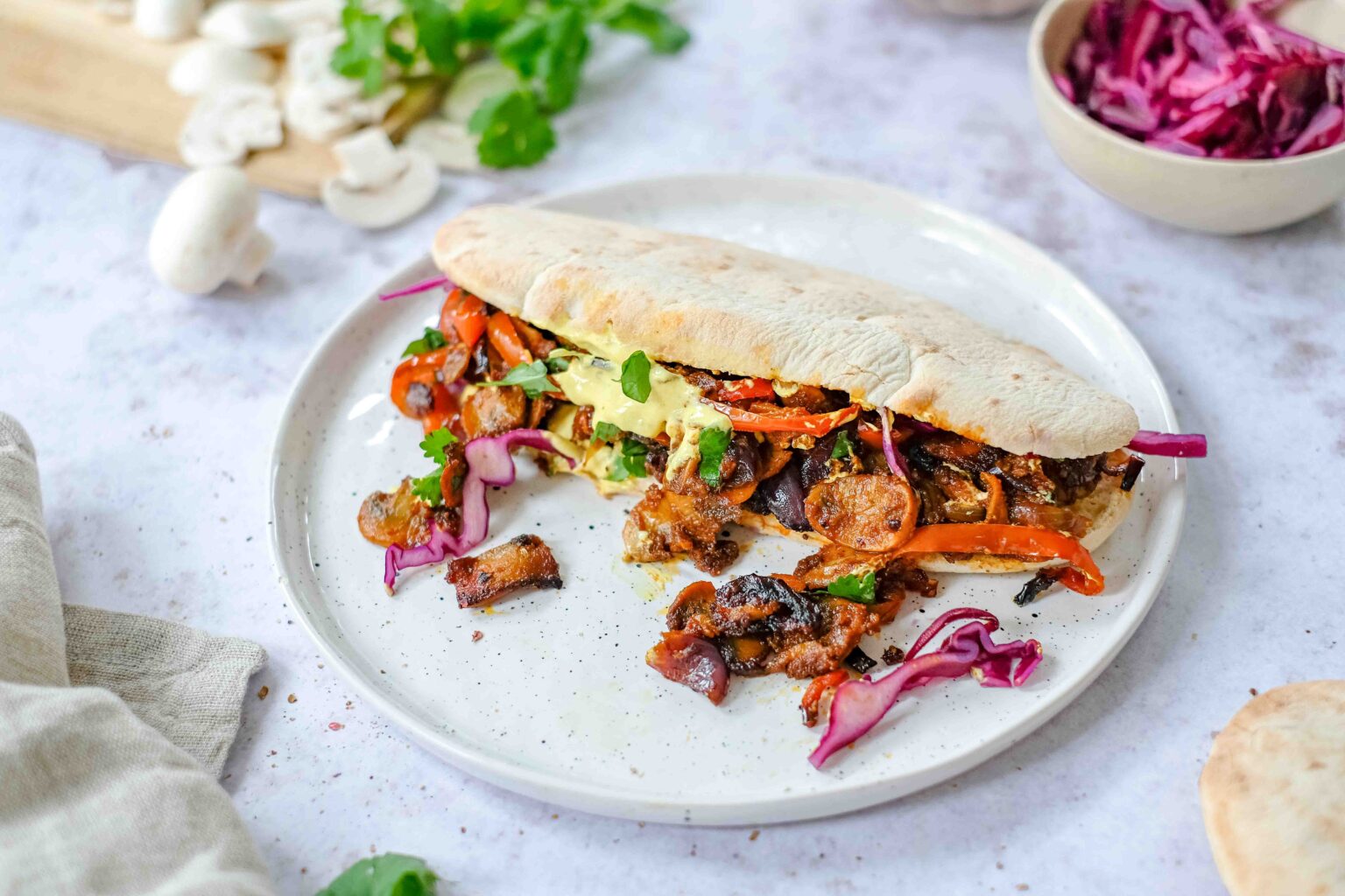 Pita met vegetarische shoarma – Kokerellen, snel en voedzaam